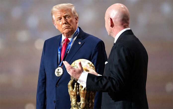 Politik Kotor Donald Trump di Lapangan Hijau, Paksa FIFA Coret Iran ...